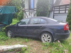 Black Skoda Octavia 2006 in Riga, with an engine capacity of 2.00 L and mileage of 429 thousand km for 1350 €, photo 4 on AUTOMOTO.COM.LV