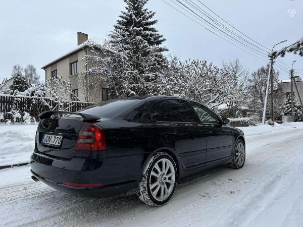Melns Skoda Octavia 2007 Viļņa, ar dzinēja tilpumu 1.97 L un nobraukumu 400 tūkst. km par 4200 €, foto 1 vietnē AUTOMOTO.COM.LV