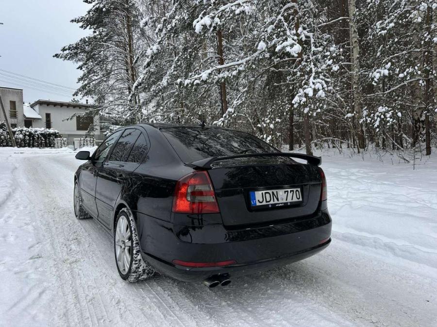 Melns Skoda Octavia 2007 Viļņa, ar dzinēja tilpumu 1.97 L un nobraukumu 400 tūkst. km par 4200 €, foto 2 vietnē AUTOMOTO.COM.LV