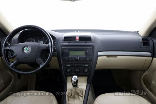 Melns Skoda Octavia 2007 Tallina, ar dzinēja tilpumu 1.60 L un nobraukumu 321 tūkst. km par 1199 €, foto 5 vietnē AUTOMOTO.COM.LV