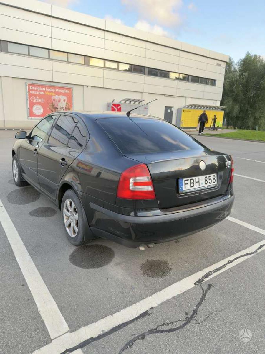 Черный Шкода Октавия 2007 в Клайпеда, объемом двигателя 1.90 л и пробегом 301 тыс. км за 900 €, фото 4 на AUTOMOTO.COM.LV