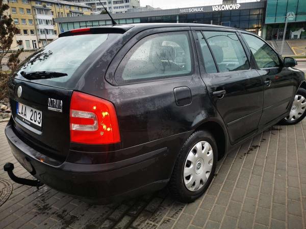 Skoda Octavia 2007 Viļņa vietnē Melns Skoda Octavia 2007 Viļņa, ar dzinēja tilpumu 1.90 L un nobraukumu 301 tūkst. km par 1880 €, foto 7 vietnē AUTOMOTO.COM.LV