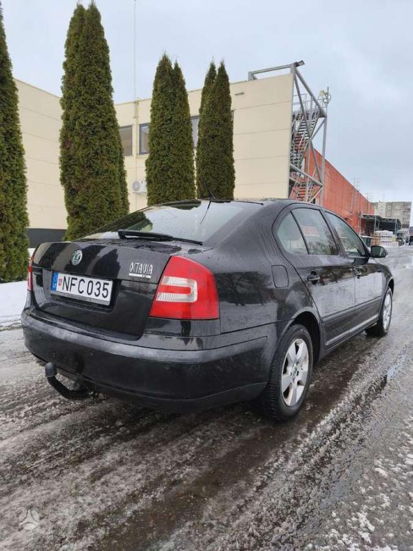 Melns Skoda Octavia 2008 Kauņa, ar dzinēja tilpumu 2.00 L un nobraukumu 273 tūkst. km par 3150 €, foto 4 vietnē AUTOMOTO.COM.LV