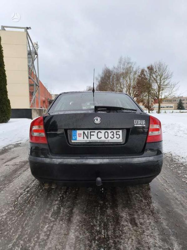 Melns Skoda Octavia 2008 Kauņa, ar dzinēja tilpumu 2.00 L un nobraukumu 273 tūkst. km par 3150 €, foto 5 vietnē AUTOMOTO.COM.LV