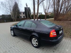 Black Skoda Octavia 2008 in Siauliai, with an engine capacity of 1.90 L and mileage of 292 thousand km for 1499 €, photo 4 on AUTOMOTO.COM.LV