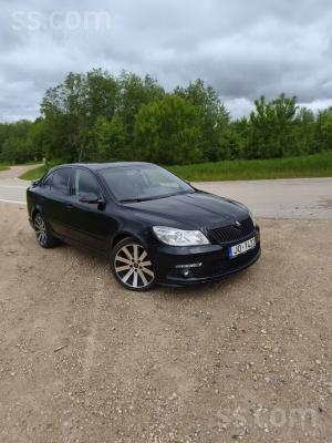 Black Skoda Octavia 2008 in Ludza, with an engine capacity of 2.00 L and mileage of 308 thousand km for 2420 €, photo  on AUTOMOTO.COM.LV