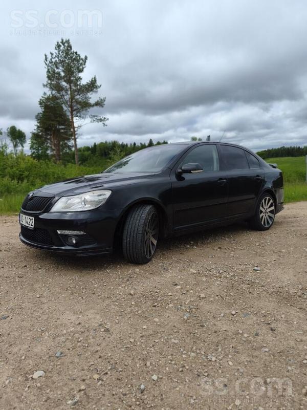 Black Skoda Octavia 2008 in Ludza, with an engine capacity of 2.00 L and mileage of 308 thousand km for 2420 €, photo 4 on AUTOMOTO.COM.LV