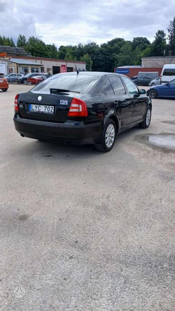 Melns Skoda Octavia 2008 Plungė, ar dzinēja tilpumu 1.60 L un nobraukumu 270 tūkst. km par 1650 €, foto 5 vietnē AUTOMOTO.COM.LV