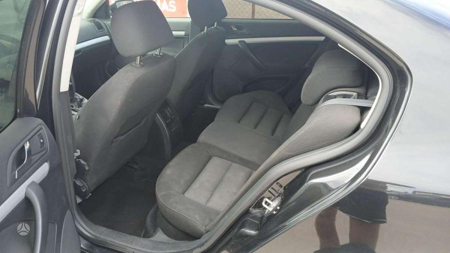 Melns Skoda Octavia 2008 Plungė, ar dzinēja tilpumu 1.60 L un nobraukumu 270 tūkst. km par 1650 €, foto 18 vietnē AUTOMOTO.COM.LV