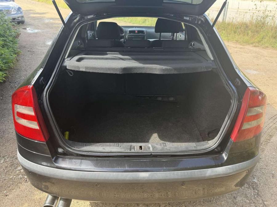 Black Skoda Octavia 2008 in Plunge, with an engine capacity of 1.90 L and mileage of 350 thousand km for 1850 €, photo 7 on AUTOMOTO.COM.LV