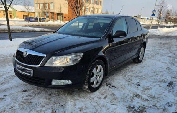 Melns Skoda Octavia 2010 Kauņa, ar dzinēja tilpumu 1.60 L un nobraukumu 416 tūkst. km par 3300 €, foto 1 vietnē AUTOMOTO.COM.LV