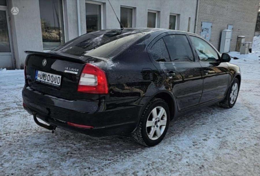 Черный Шкода Октавия 2010 в Каунас, объемом двигателя 1.60 л и пробегом 416 тыс. км за 3300 €, фото 3 на AUTOMOTO.COM.LV