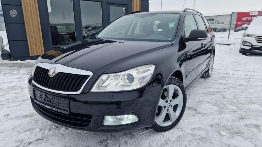 Black Skoda Octavia 2010 in Marijampole, with an engine capacity of 1.97 L and mileage of 297 thousand km for 3650 €, photo 1 on AUTOMOTO.COM.LV