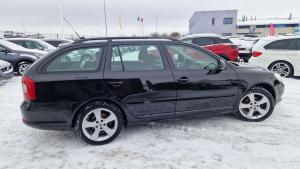 Black Skoda Octavia 2010 in Marijampole, with an engine capacity of 1.97 L and mileage of 297 thousand km for 3650 €, photo 5 on AUTOMOTO.COM.LV
