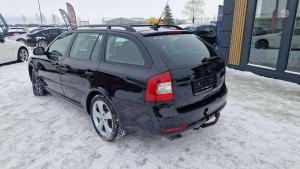 Black Skoda Octavia 2010 in Marijampole, with an engine capacity of 1.97 L and mileage of 297 thousand km for 3650 €, photo 8 on AUTOMOTO.COM.LV