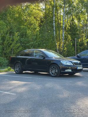Black Skoda Octavia 2010 in Tallinn, with an engine capacity of 1.60 L and mileage of 318 thousand km for 3500 €, photo 3 on AUTOMOTO.COM.LV