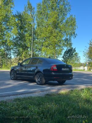 Black Skoda Octavia 2010 in Tallinn, with an engine capacity of 1.60 L and mileage of 318 thousand km for 3500 €, photo 6 on AUTOMOTO.COM.LV
