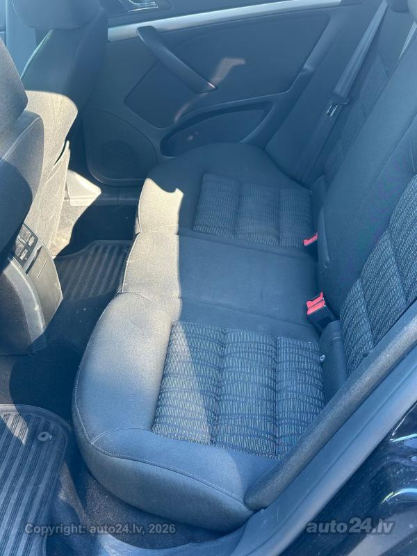 Черный Шкода Октавия 2010 в Таллин, объемом двигателя 1.60 л и пробегом 318 тыс. км за 3500 €, фото 8 на AUTOMOTO.COM.LV