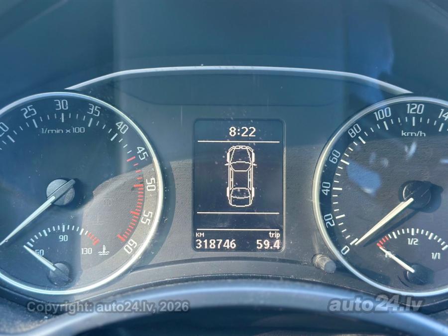 Black Skoda Octavia 2010 in Tallinn, with an engine capacity of 1.60 L and mileage of 318 thousand km for 3500 €, photo 12 on AUTOMOTO.COM.LV
