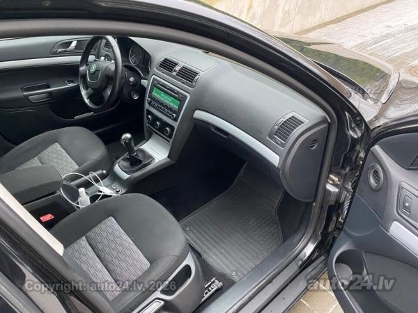 Melns Skoda Octavia 2010 Tallina, ar dzinēja tilpumu 1.60 L un nobraukumu 240 tūkst. km par 1800 €, foto 1 vietnē AUTOMOTO.COM.LV