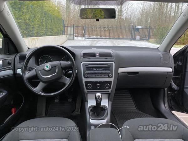 Melns Skoda Octavia 2010 Tallina, ar dzinēja tilpumu 1.60 L un nobraukumu 240 tūkst. km par 1800 €, foto 2 vietnē AUTOMOTO.COM.LV