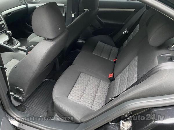 Melns Skoda Octavia 2010 Tallina, ar dzinēja tilpumu 1.60 L un nobraukumu 240 tūkst. km par 1800 €, foto 3 vietnē AUTOMOTO.COM.LV