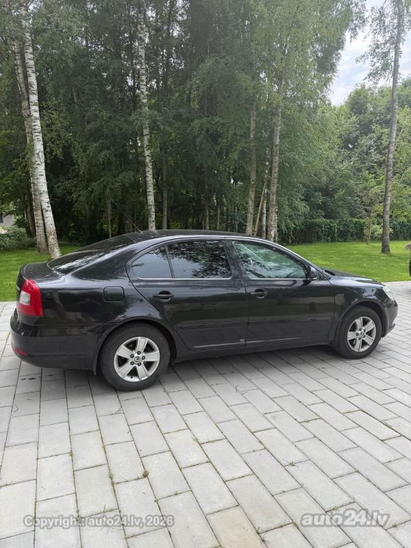 Melns Skoda Octavia 2010 Tallina, ar dzinēja tilpumu 1.60 L un nobraukumu 240 tūkst. km par 1800 €, foto 5 vietnē AUTOMOTO.COM.LV