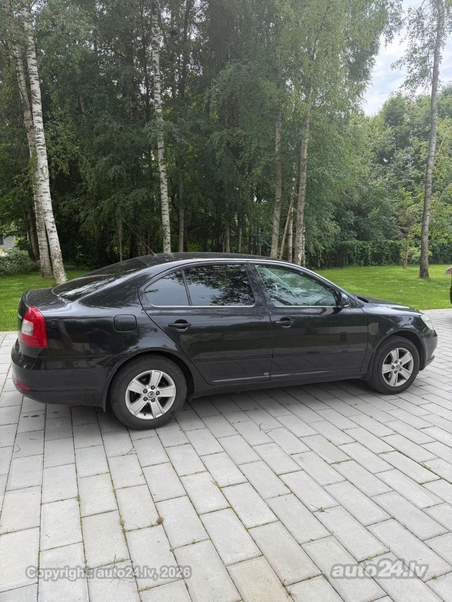 Melns Skoda Octavia 2010 Tallina, ar dzinēja tilpumu 1.60 L un nobraukumu 240 tūkst. km par 1800 €, foto 6 vietnē AUTOMOTO.COM.LV