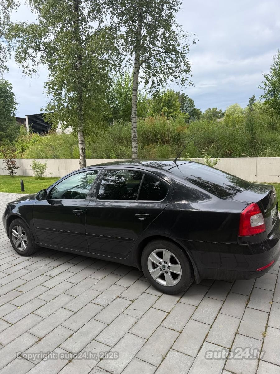Melns Skoda Octavia 2010 Tallina, ar dzinēja tilpumu 1.60 L un nobraukumu 240 tūkst. km par 1800 €, foto 7 vietnē AUTOMOTO.COM.LV