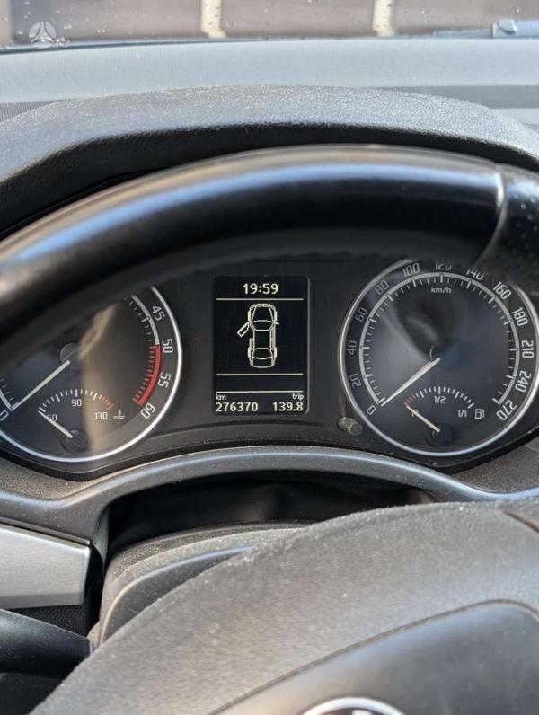 Melns Skoda Octavia 2010 Klaipėda, ar dzinēja tilpumu 1.97 L un nobraukumu 277 tūkst. km par 5900 €, foto 7 vietnē AUTOMOTO.COM.LV