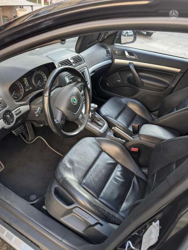 Melns Skoda Octavia 2010 Klaipėda, ar dzinēja tilpumu 1.97 L un nobraukumu 277 tūkst. km par 5900 €, foto 8 vietnē AUTOMOTO.COM.LV
