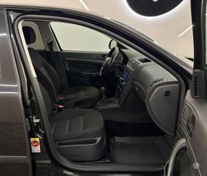 Melns Skoda Octavia 2010 Marijampole, ar dzinēja tilpumu 1.60 L un nobraukumu 271 tūkst. km par 2450 €, foto 13 vietnē AUTOMOTO.COM.LV