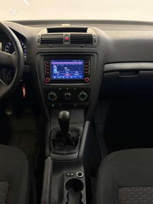 Melns Skoda Octavia 2010 Marijampole, ar dzinēja tilpumu 1.60 L un nobraukumu 271 tūkst. km par 2450 €, foto 15 vietnē AUTOMOTO.COM.LV