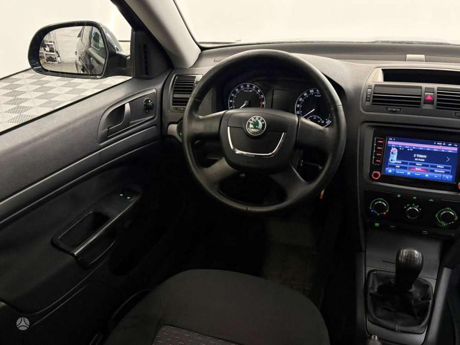Melns Skoda Octavia 2010 Marijampole, ar dzinēja tilpumu 1.60 L un nobraukumu 271 tūkst. km par 2450 €, foto 17 vietnē AUTOMOTO.COM.LV
