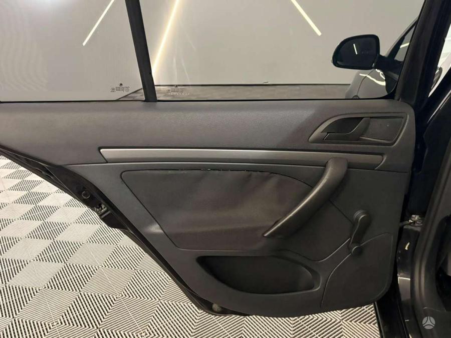 Melns Skoda Octavia 2010 Marijampole, ar dzinēja tilpumu 1.60 L un nobraukumu 271 tūkst. km par 2450 €, foto 18 vietnē AUTOMOTO.COM.LV