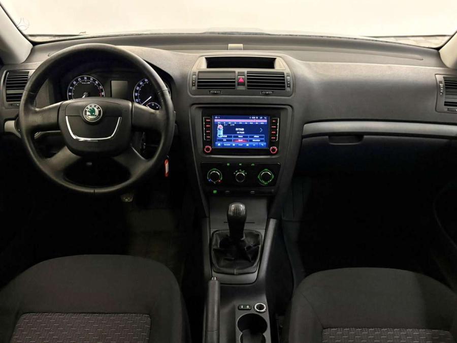 Melns Skoda Octavia 2010 Marijampole, ar dzinēja tilpumu 1.60 L un nobraukumu 271 tūkst. km par 2450 €, foto 20 vietnē AUTOMOTO.COM.LV