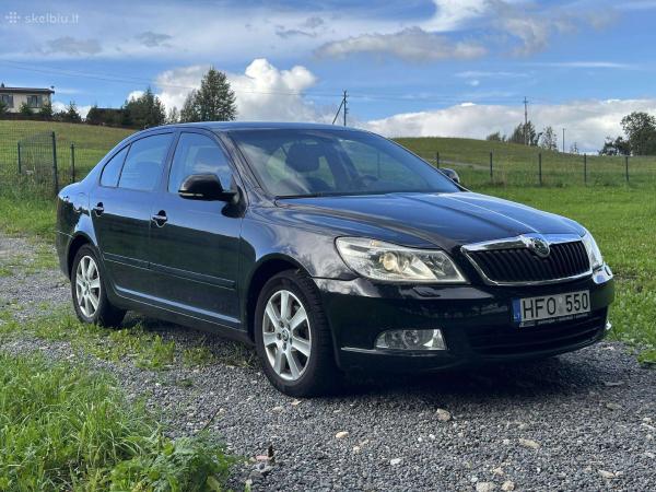 Black Skoda Octavia 2010 in Utena, with an engine capacity of 1.60 L and mileage of 316 thousand km for 3650 €, photo 3 on AUTOMOTO.COM.LV