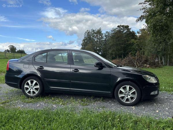 Black Skoda Octavia 2010 in Utena, with an engine capacity of 1.60 L and mileage of 316 thousand km for 3650 €, photo 7 on AUTOMOTO.COM.LV
