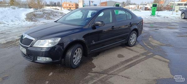 Black Skoda Octavia 2011 in Kaunas, with an engine capacity of 1.80 L and mileage of 231 thousand km for 3000 €, photo 1 on AUTOMOTO.COM.LV