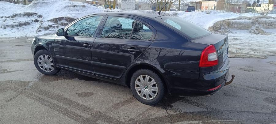 Melns Skoda Octavia 2011 Kauņa, ar dzinēja tilpumu 1.80 L un nobraukumu 231 tūkst. km par 3000 €, foto 2 vietnē AUTOMOTO.COM.LV
