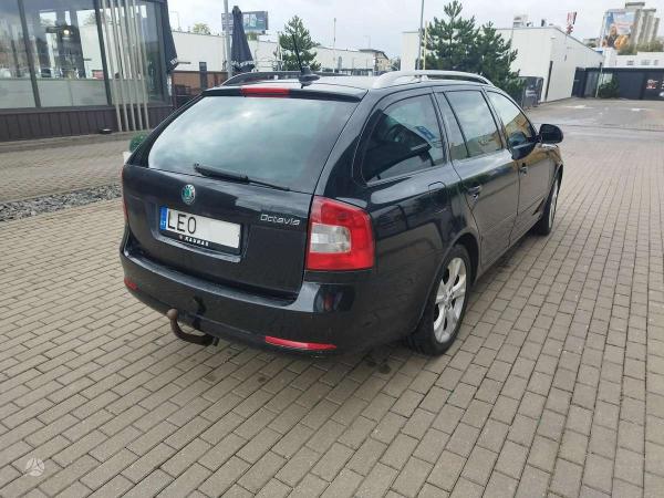 Melns Skoda Octavia 2011 Kauņa, ar dzinēja tilpumu 1.97 L un nobraukumu 350 tūkst. km par 2950 €, foto 3 vietnē AUTOMOTO.COM.LV