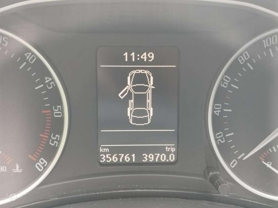 Черный Шкода Октавия 2011 в Каунас, объемом двигателя 1.97 л и пробегом 350 тыс. км за 2950 €, фото 8 на AUTOMOTO.COM.LV
