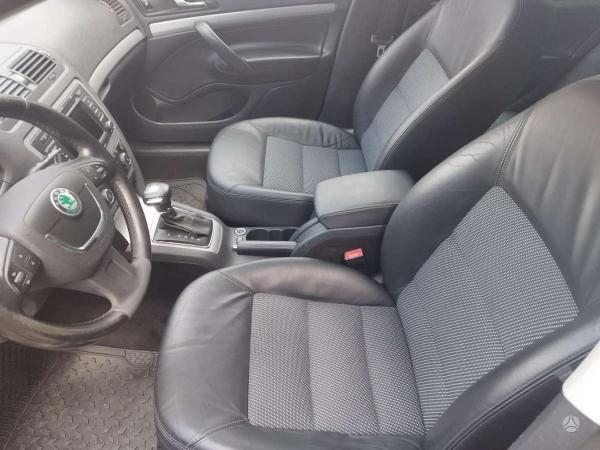 Melns Skoda Octavia 2011 Kauņa, ar dzinēja tilpumu 1.97 L un nobraukumu 350 tūkst. km par 2950 €, foto 9 vietnē AUTOMOTO.COM.LV