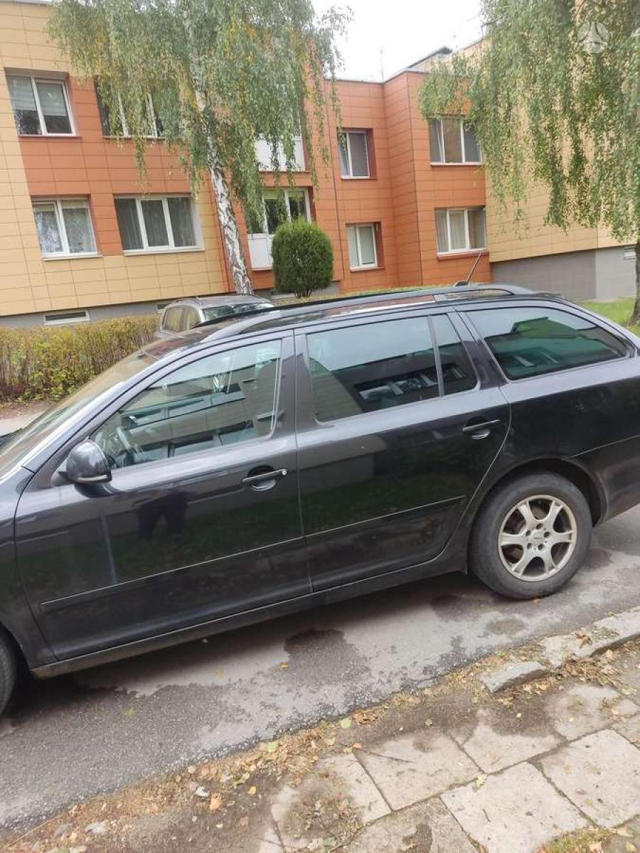 Черный Шкода Октавия 2011 в Паневежис, объемом двигателя 1.97 л и пробегом 373 тыс. км за 2000 €, фото 7 на AUTOMOTO.COM.LV