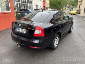 Melns Skoda Octavia 2012 Rīga, ar dzinēja tilpumu 2.00 L un nobraukumu 207 tūkst. km par 3900 €, foto 3 vietnē AUTOMOTO.COM.LV
