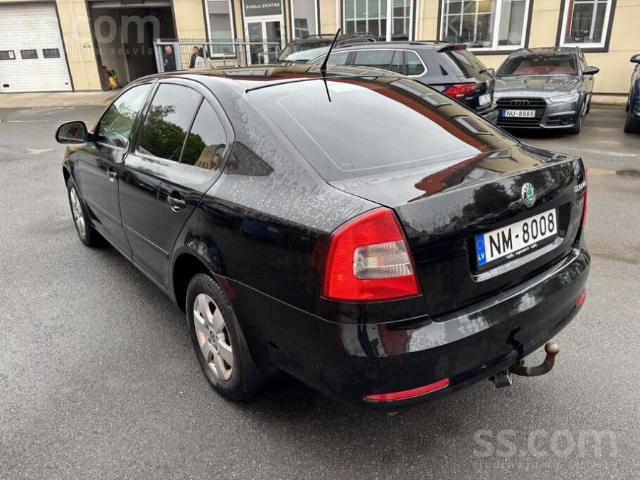 Melns Skoda Octavia 2012 Rīga, ar dzinēja tilpumu 2.00 L un nobraukumu 207 tūkst. km par 3900 €, foto 4 vietnē AUTOMOTO.COM.LV