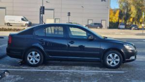 Black Skoda Octavia 2012 in Vilnius, with an engine capacity of 1.60 L and mileage of 311 thousand km for 3300 €, photo 6 on AUTOMOTO.COM.LV