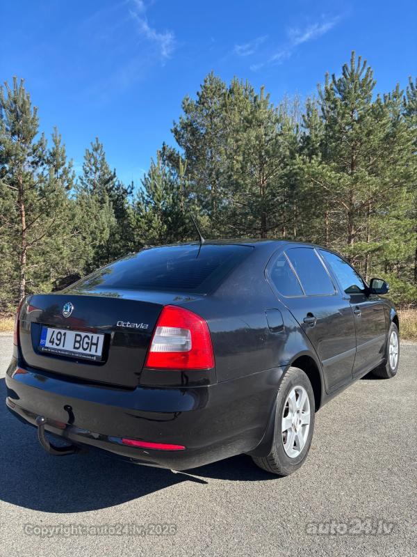 Black Skoda Octavia 2012 in Tallinn, with an engine capacity of 1.20 L and mileage of 262 thousand km for 3450 €, photo 5 on AUTOMOTO.COM.LV