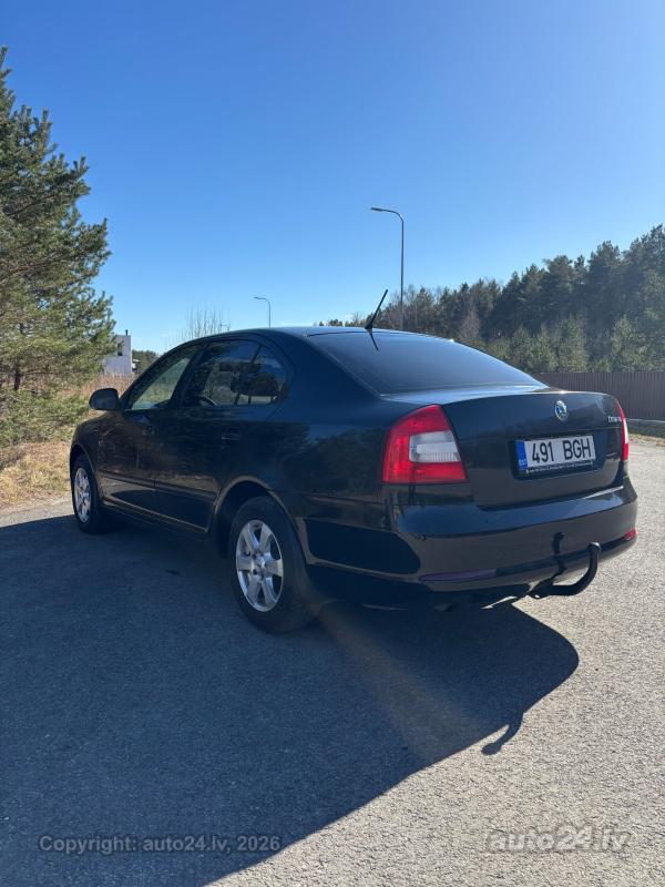 Black Skoda Octavia 2012 in Tallinn, with an engine capacity of 1.20 L and mileage of 262 thousand km for 3450 €, photo 6 on AUTOMOTO.COM.LV