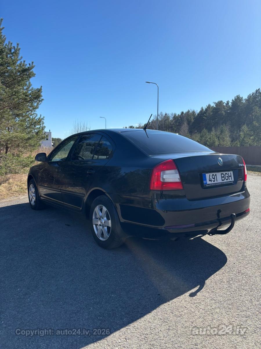 Melns Skoda Octavia 2012 Tallina, ar dzinēja tilpumu 1.20 L un nobraukumu 262 tūkst. km par 3450 €, foto 7 vietnē AUTOMOTO.COM.LV